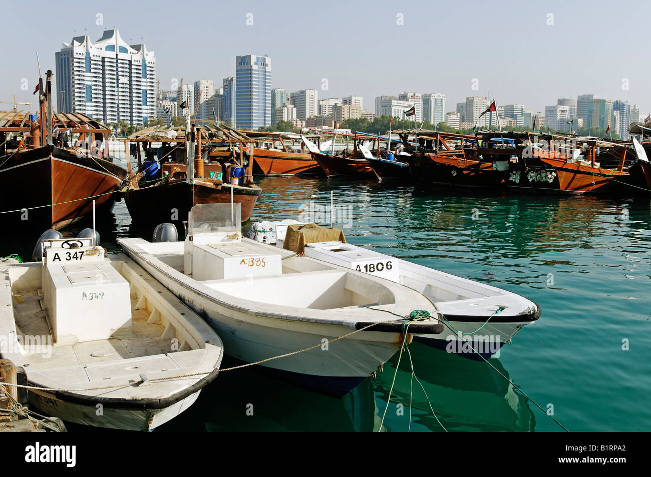 Dhau harbour hi-res stock photography and images - Alamy