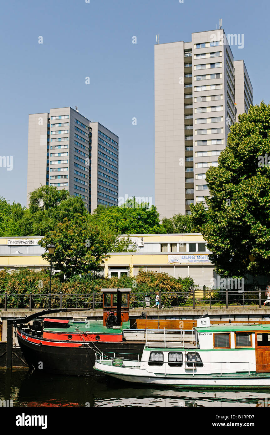 Ships and buildings constructed of large, prefabricated concrete slabs ...
