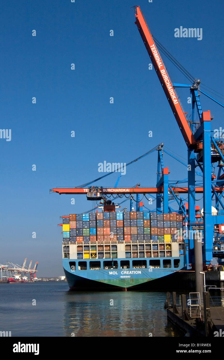 Container ship at the Burchardkai container terminal, Hamburg Harbour ...