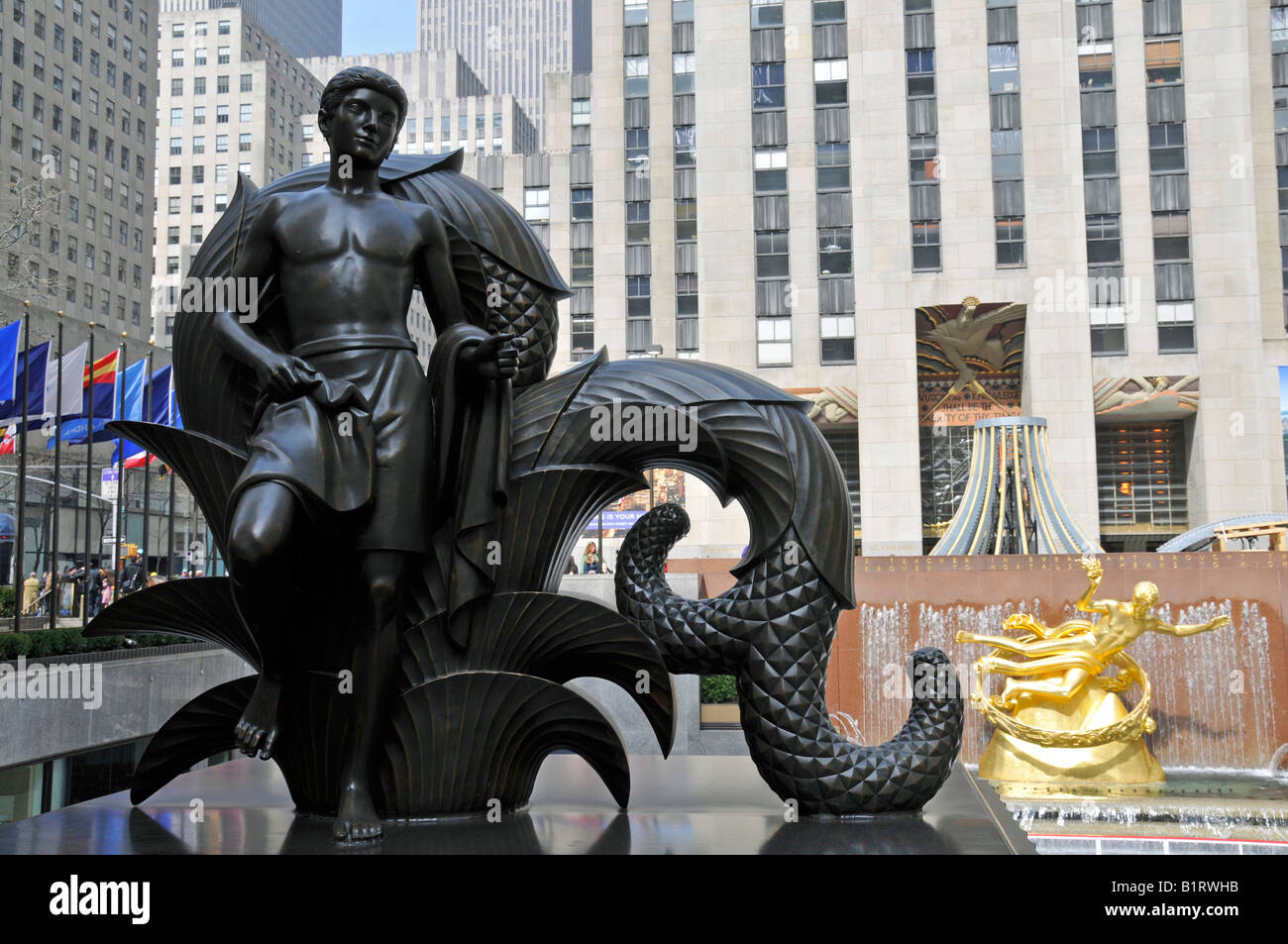 Golden statue of Prometheus by Paul Manship, midtown, Rockefeller Plaza ...