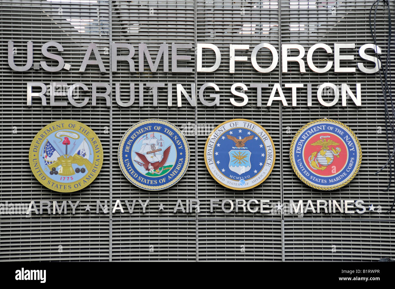 US Armed Forces Recruiting Station, Times Square, Manhattan, New York ...