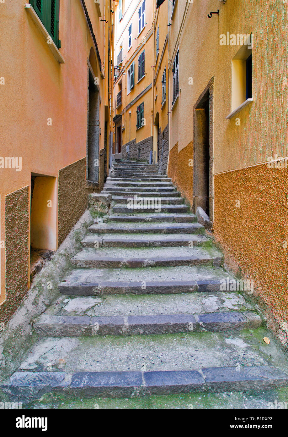 Narrow alley in Vernazzo, Liguria, Cinque Terre, Italy, Europe Stock ...