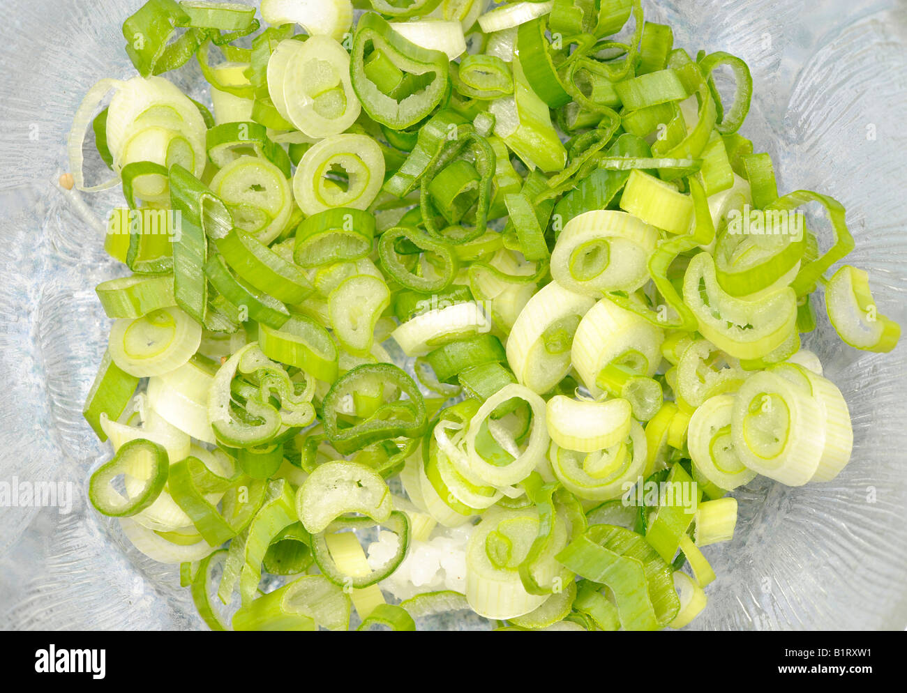 Chopped spring onions Stock Photo - Alamy