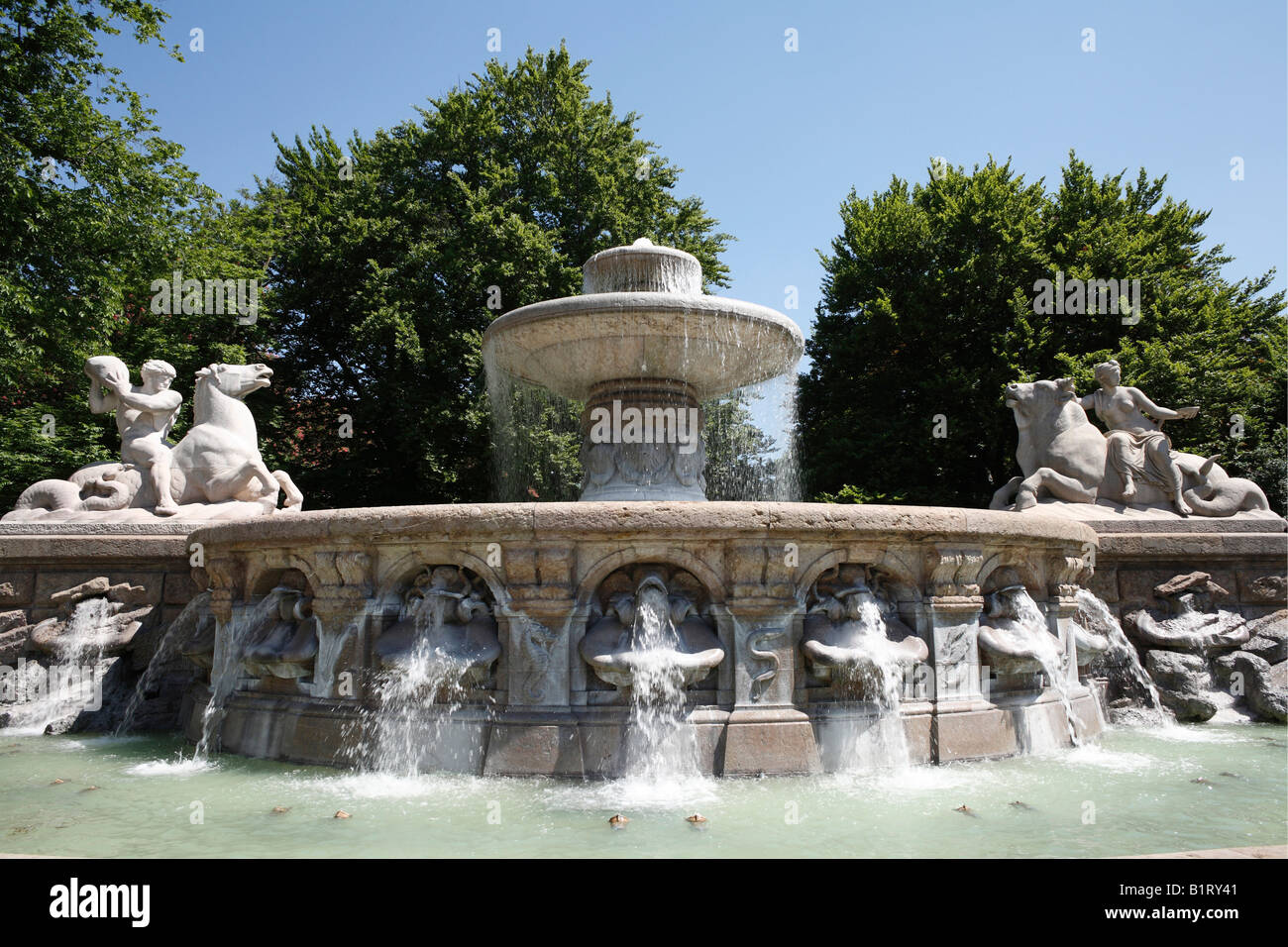 Historischer brunnen hi-res stock photography and images - Alamy