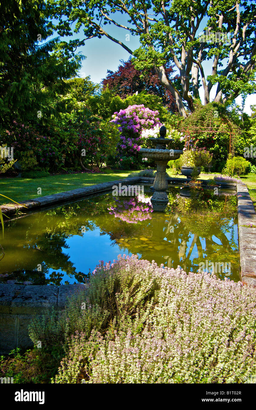 Reflecting pool fountain hi-res stock photography and images - Alamy