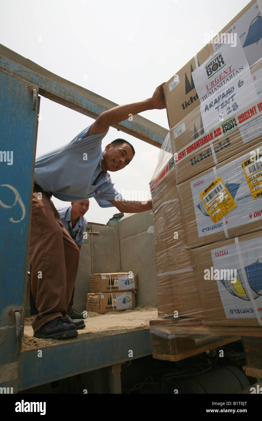 Humanitarian aid tents hi-res stock photography and images - Alamy