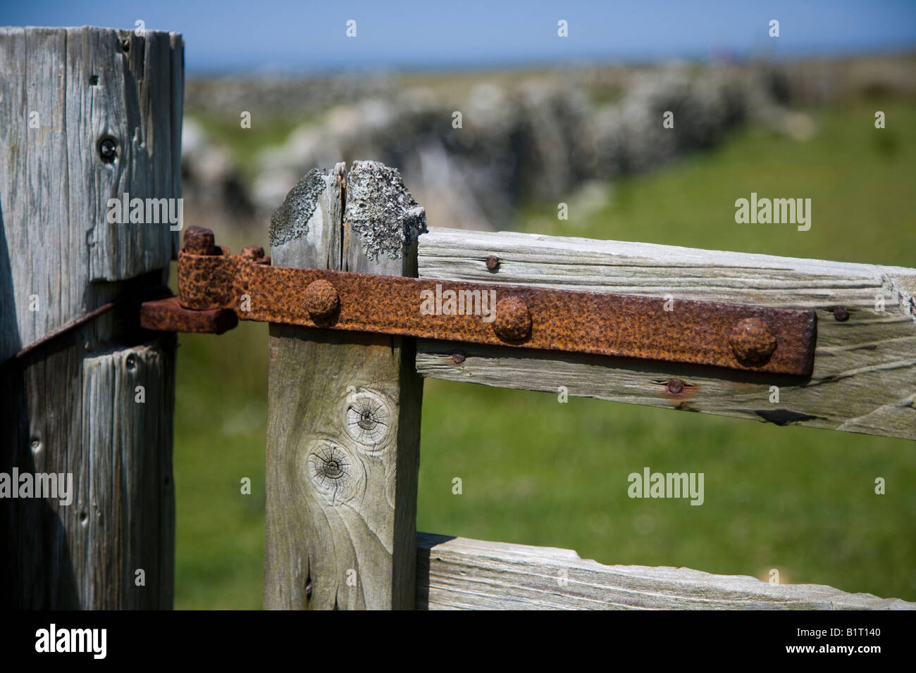 Rusty Gate Hinge High Resolution Stock Photography and Images - Alamy