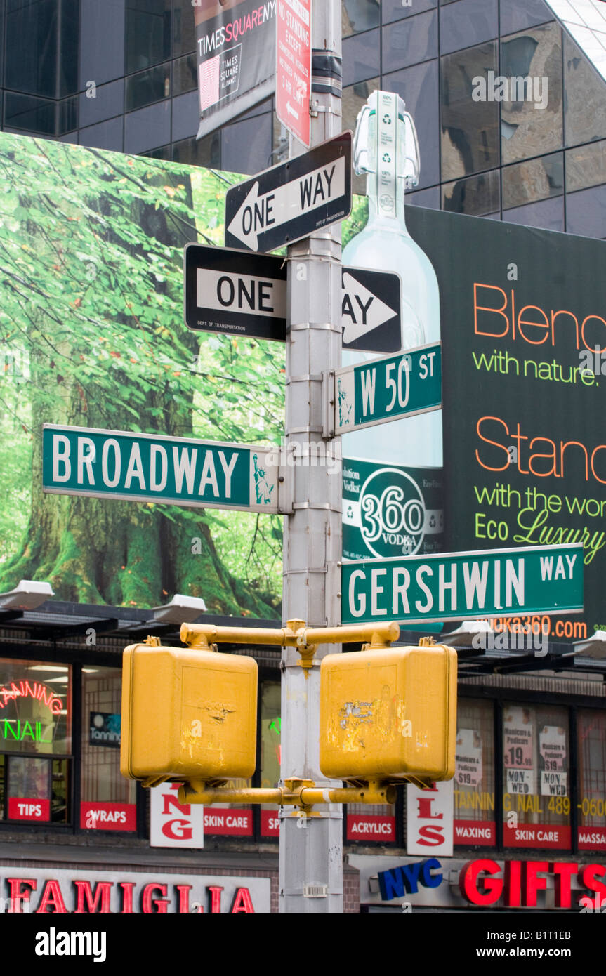 Broadway and other Street signs in New York Stock Photo - Alamy