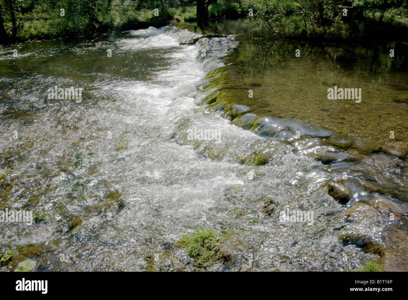 river dove dovedale peak district national park derbyshire ...