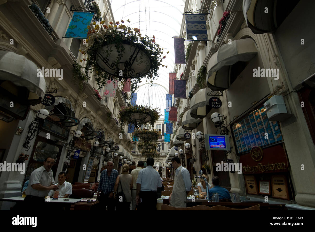 Istanbul nightlife bosphorous hi-res stock photography and images - Alamy