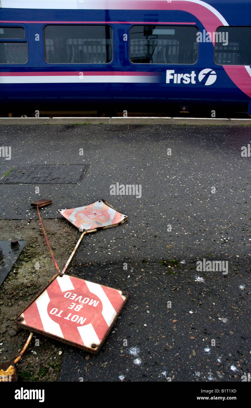 class 150 sprinter 150 707 waiting at inverness station 6 12 07 Stock ...