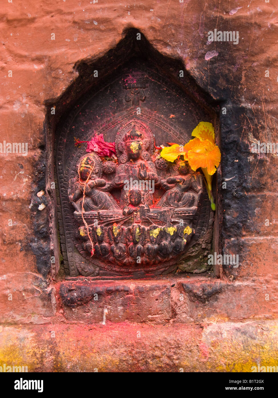 Small hindu shrine street hi-res stock photography and images - Alamy
