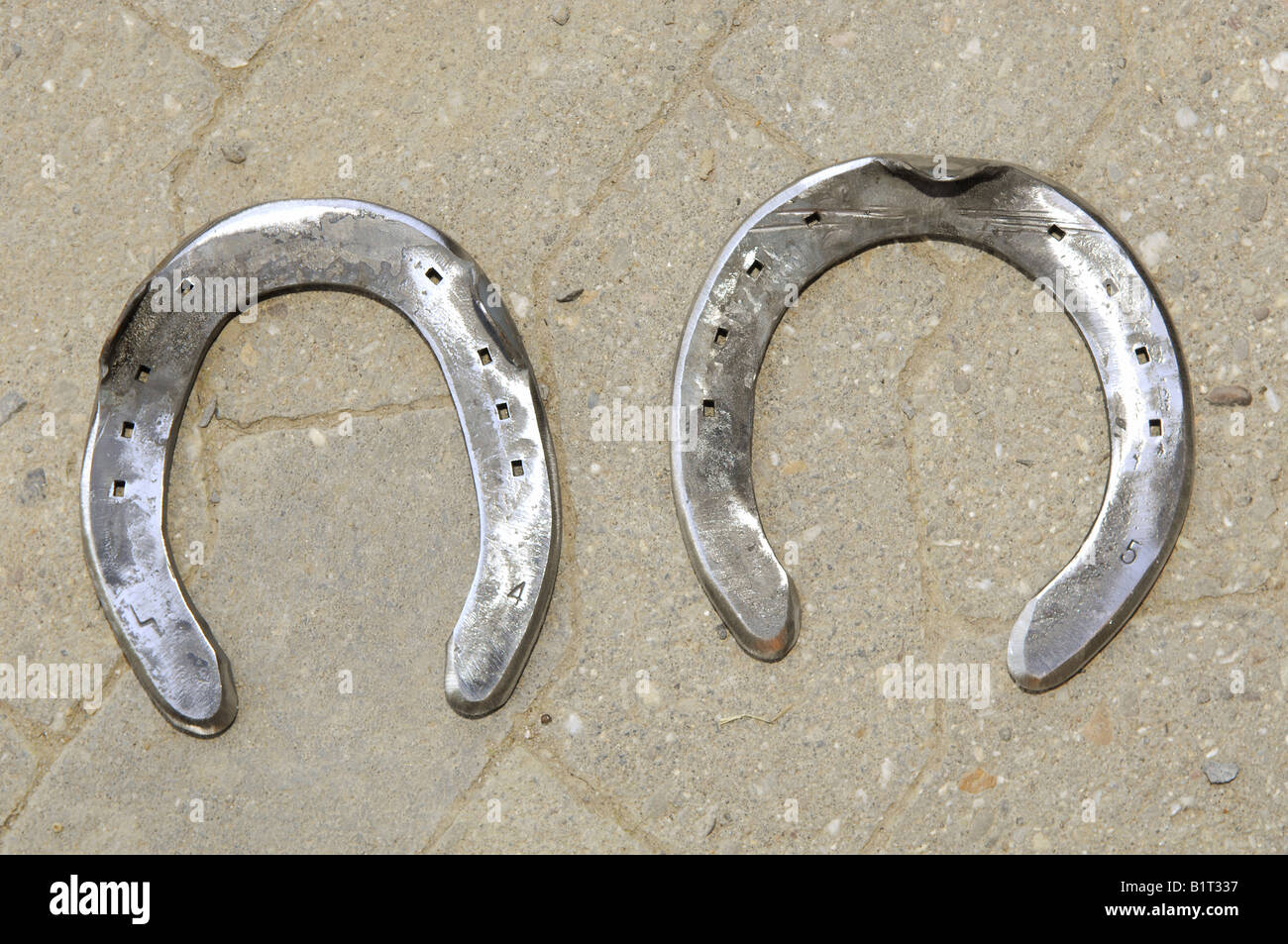 Horseshoes hi-res stock photography and images - Alamy