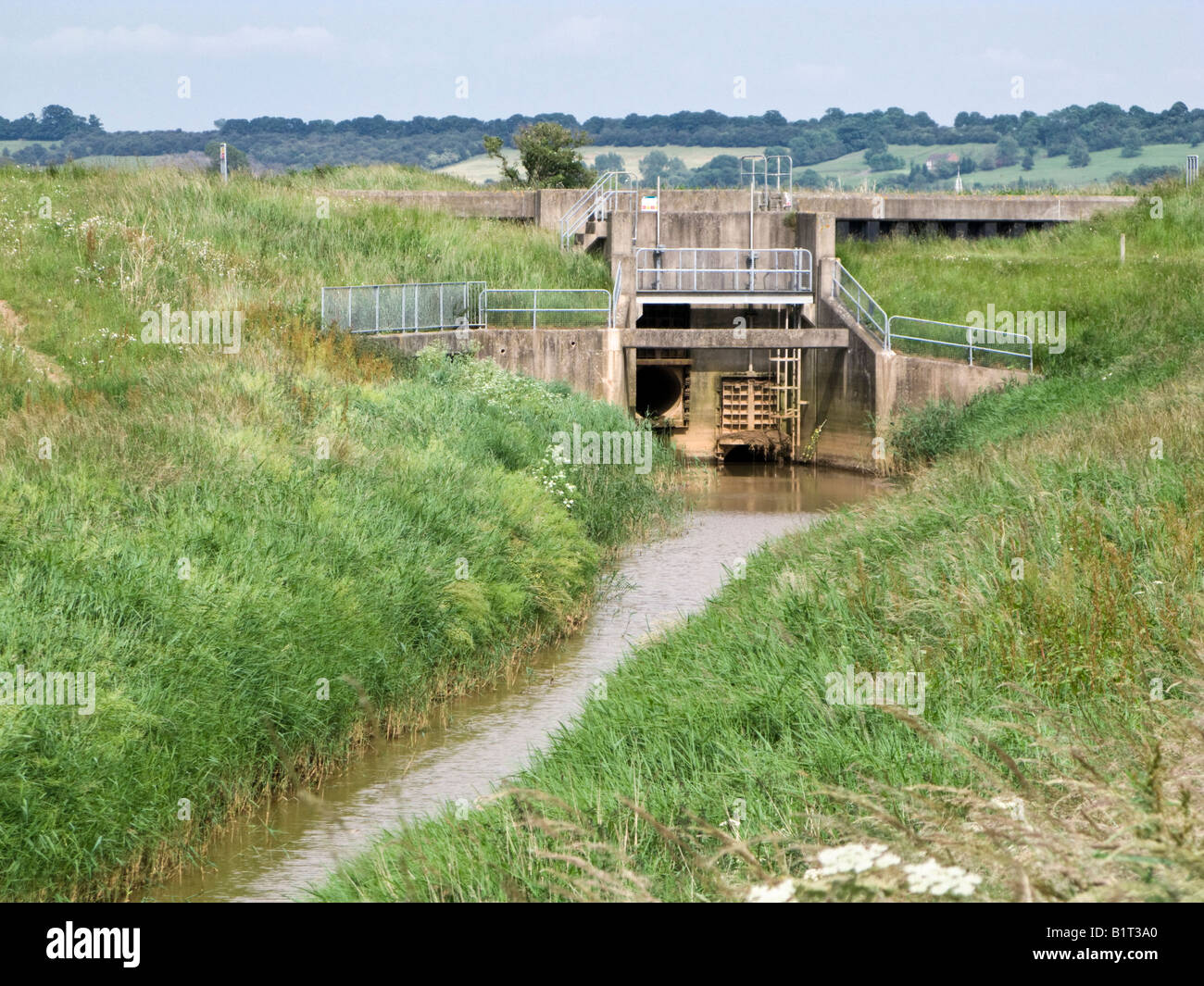 Sluice gate hi-res stock photography and images - Alamy