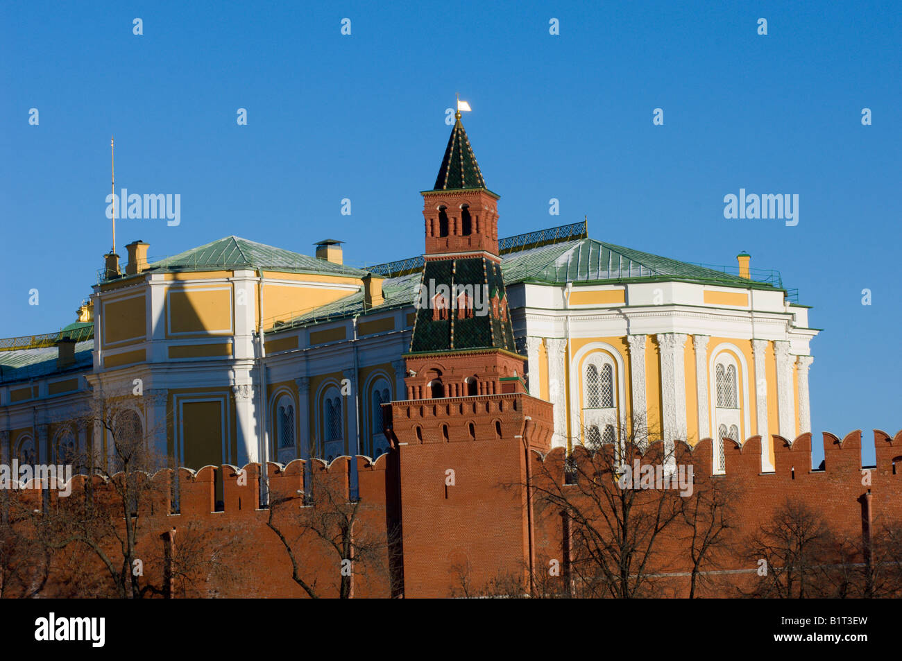 Kremlin wall moscow hi-res stock photography and images - Alamy