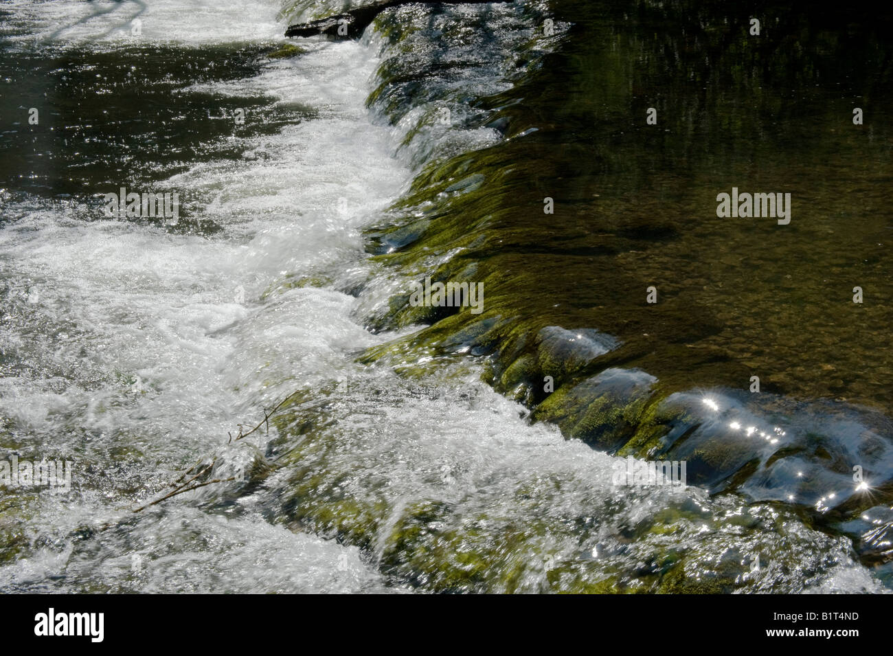 river dove dovedale peak district national park derbyshire ...