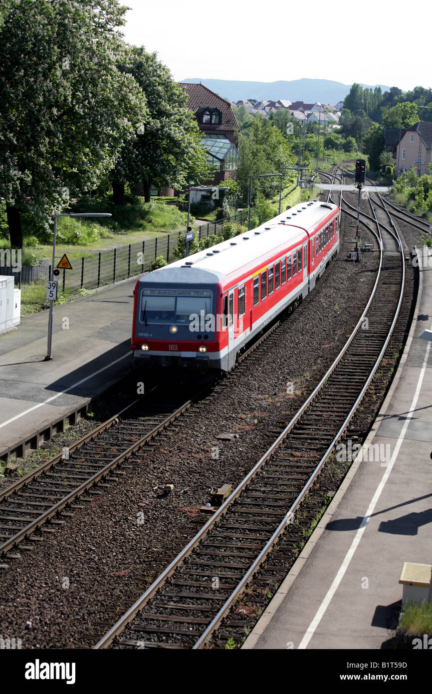 Deutsche Bahn Class 628-4 Multiple Unit approaching Vienenburg Station ...