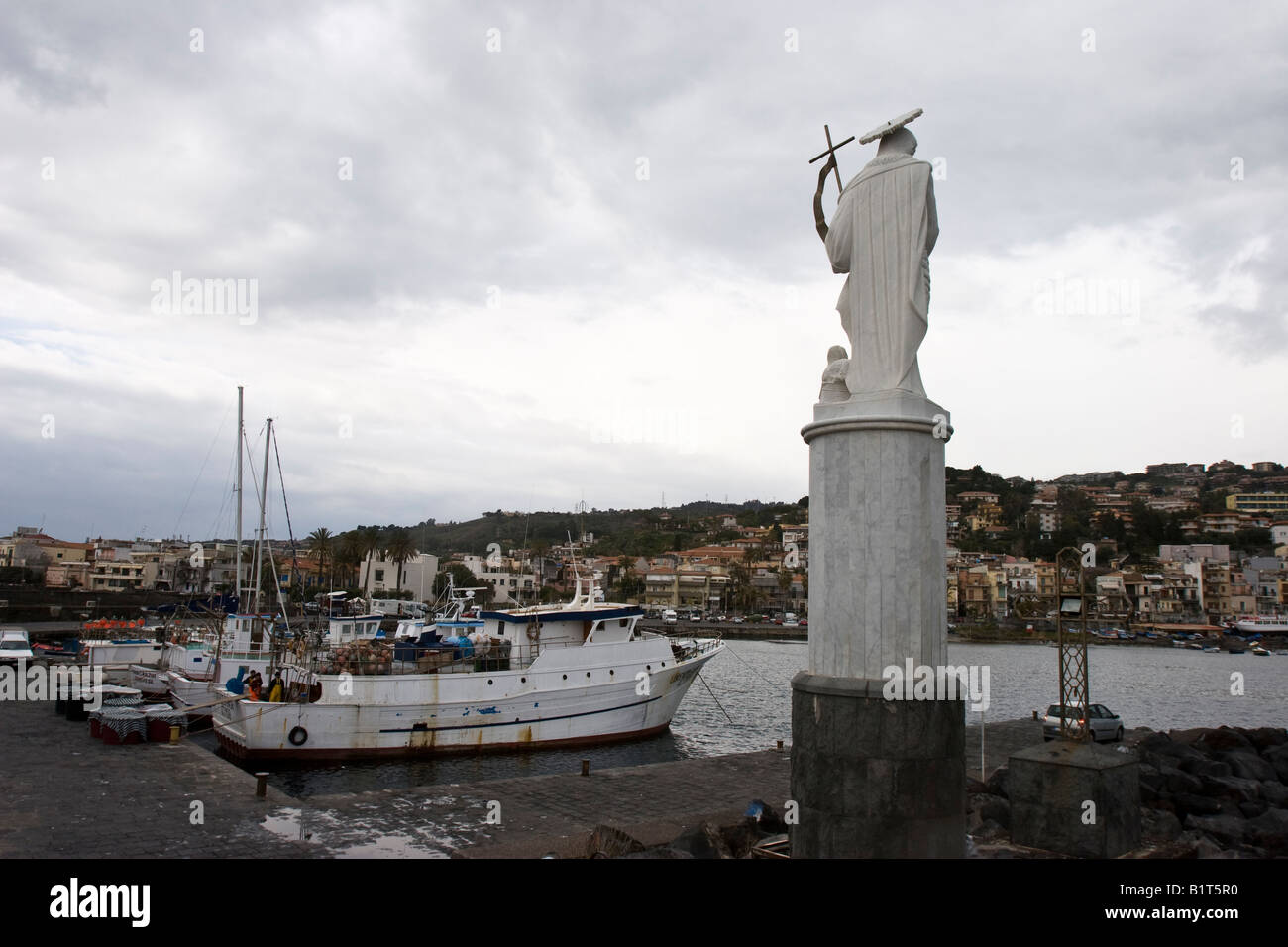 Aci Trezza Harbor Sicily Stock Photo - Alamy