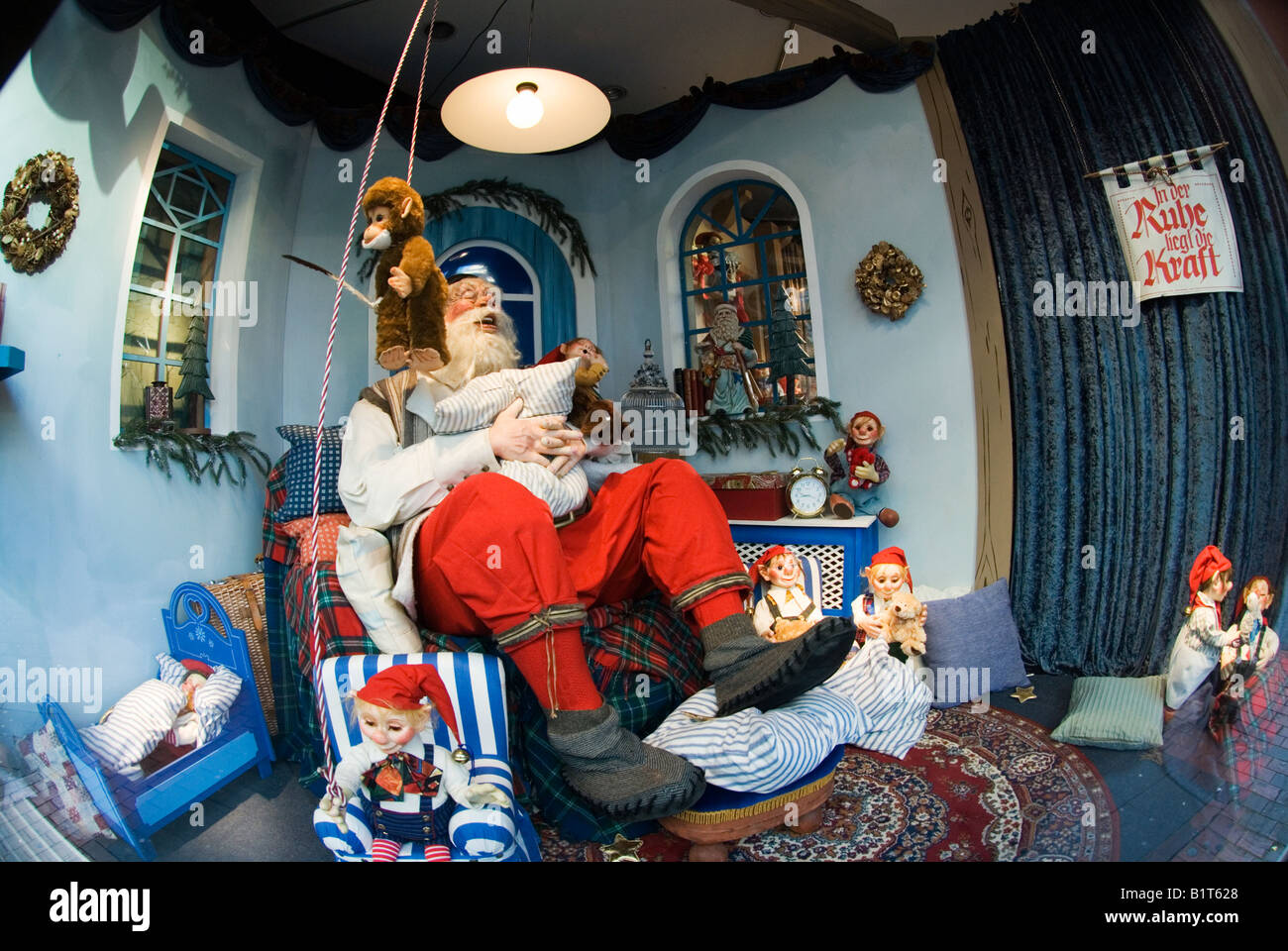 shop window decorated for Christmas display animated fairy tale puppets ...