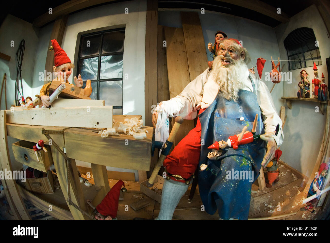 shop window decorated for Christmas displays animated fairy tale ...