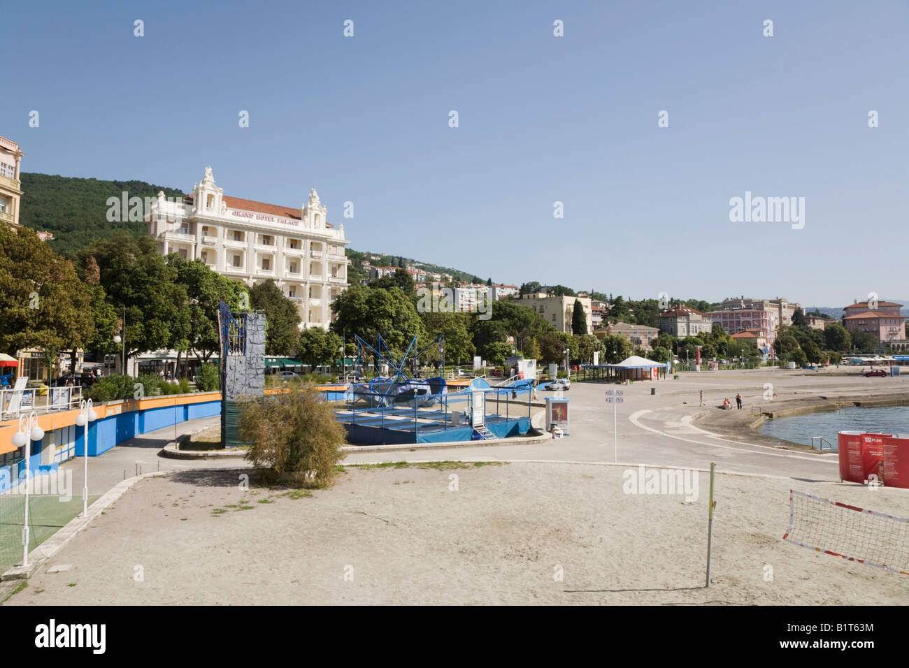Seafront beach resort hi-res stock photography and images - Alamy
