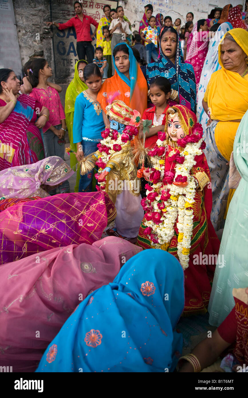 Gangur festival hi-res stock photography and images - Alamy
