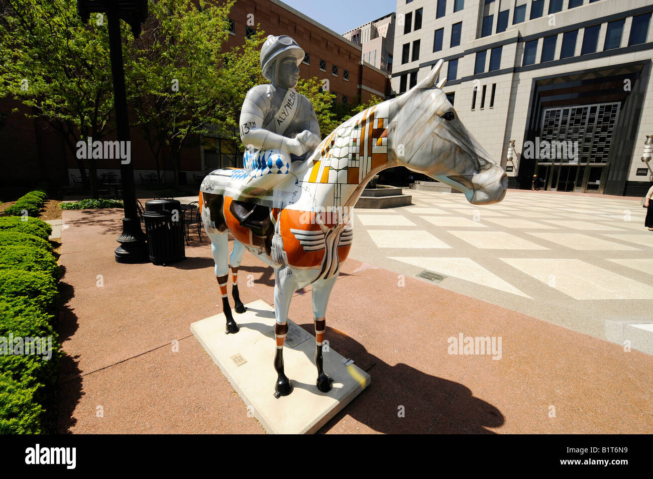 1987 Kentucky Derby Winner Alysheba statue at Aegon Center of ...