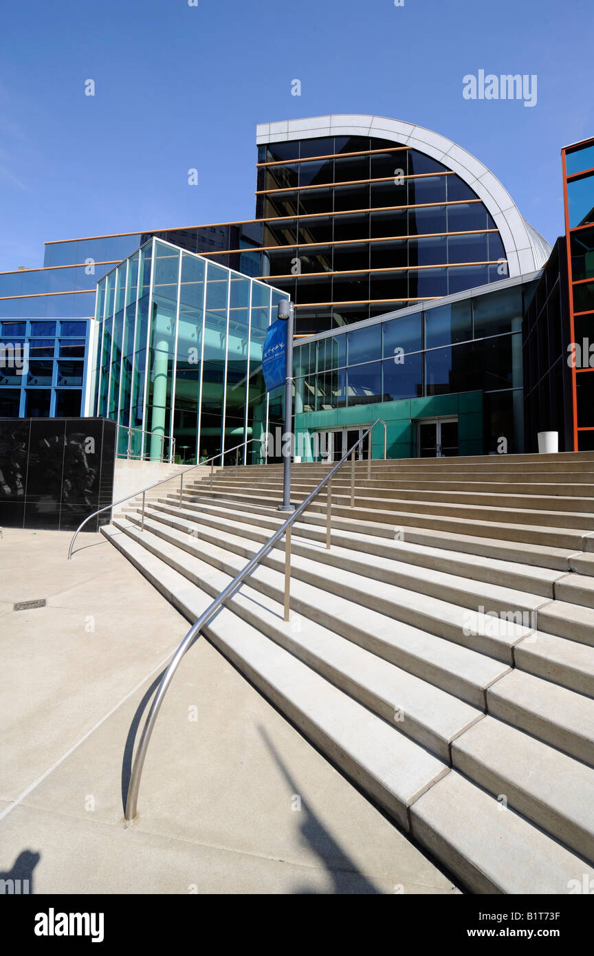 The Kentucky Center in downtown Louisville Kentucky KY Stock Photo - Alamy