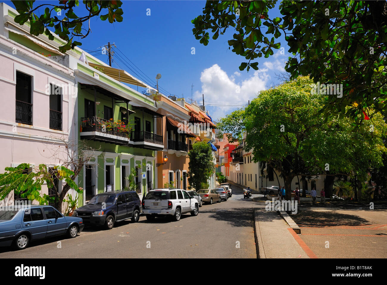 The charming streets and old colonial houses of Old San Juan Puerto ...