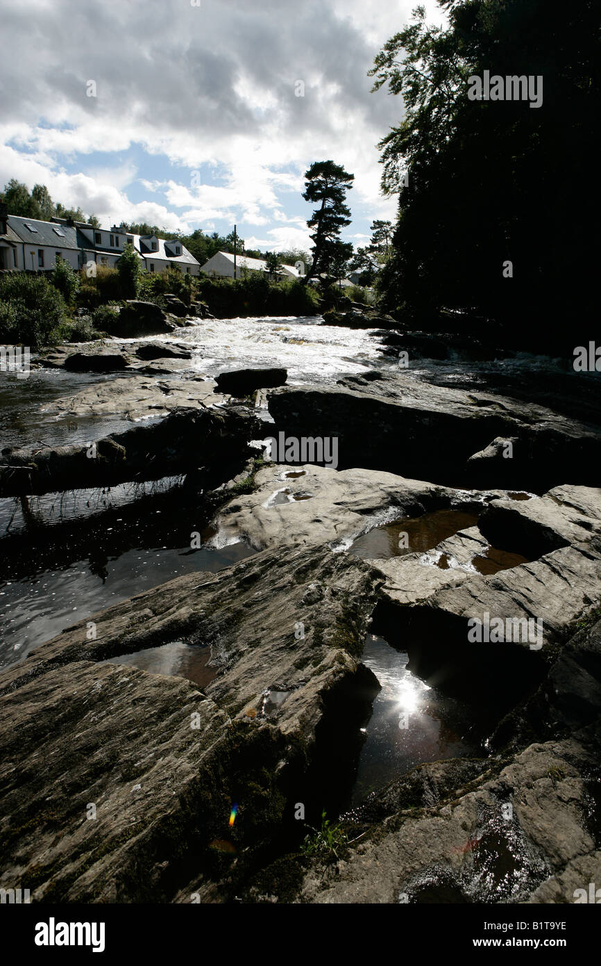 Village of Killin, Scotland. Silhouetted view of the River Dochart at ...