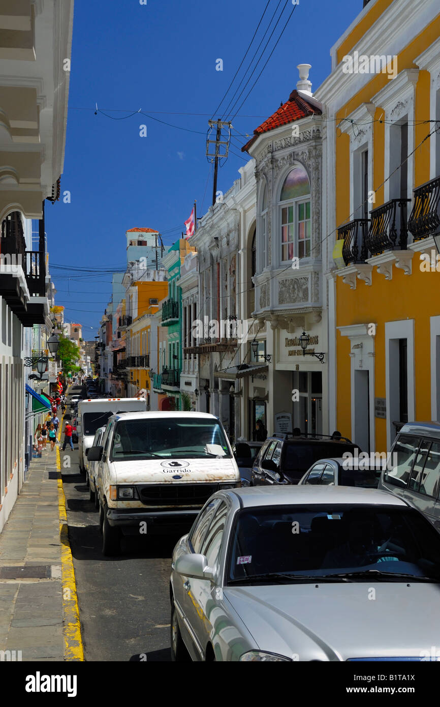 The charming, narrow and busy streets and old colonial houses of Old ...