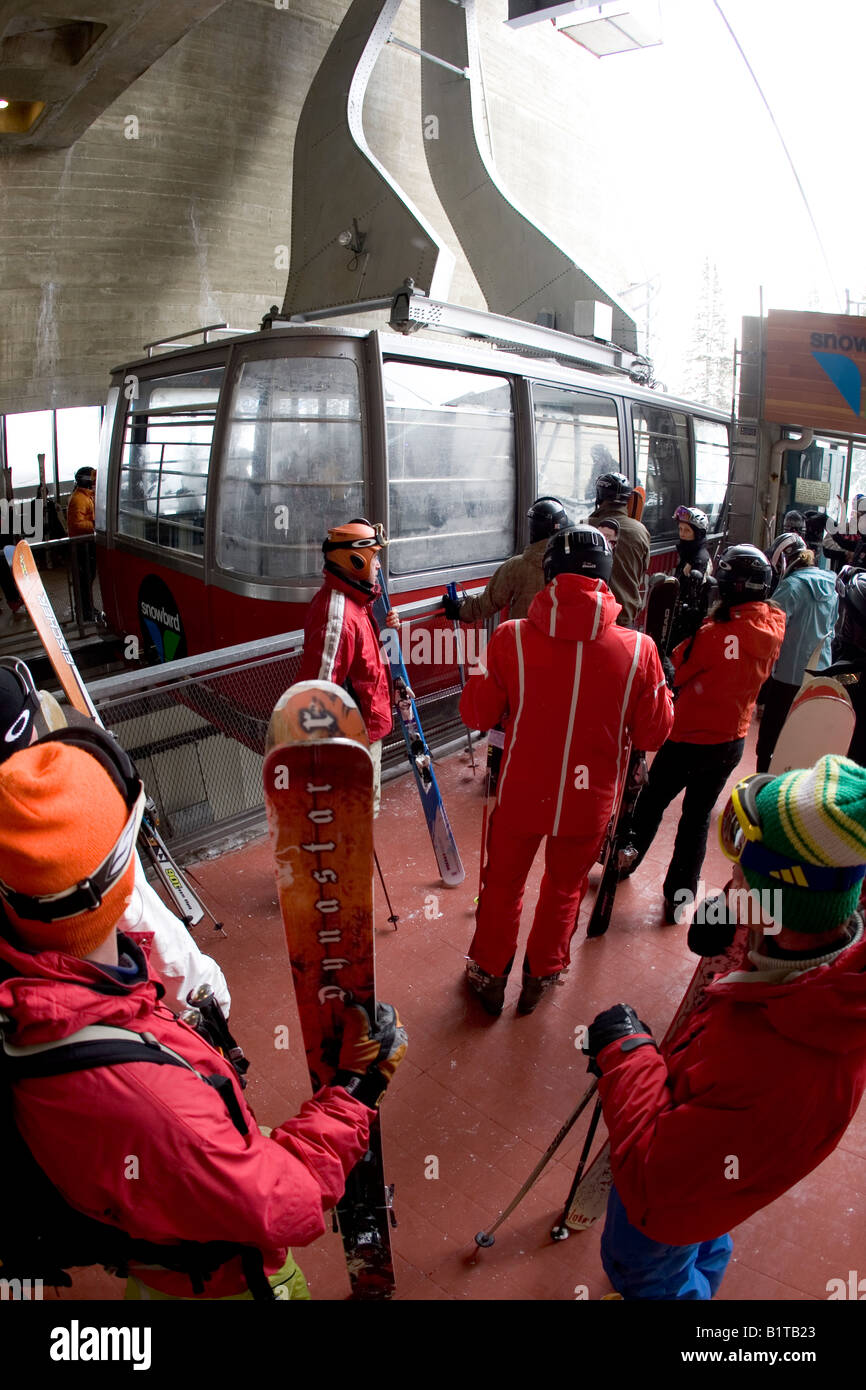 jamie pierre and ben murphy waiting for the tram in snowbird USA Stock ...
