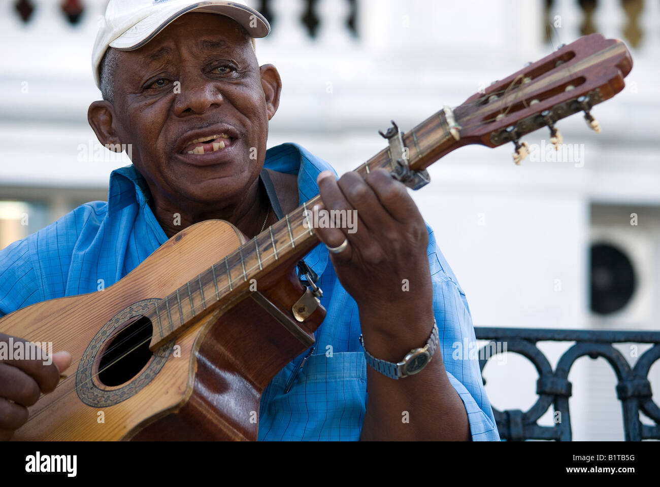 Cuban musician in Parque Céspedes, Santiago de Cuba Stock Photo - Alamy