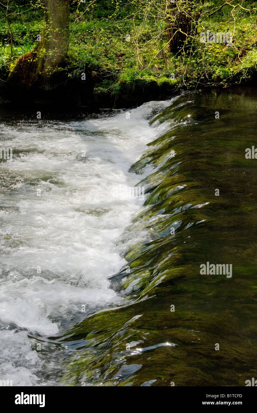 river dove river dovedale dale valley peak district national park ...