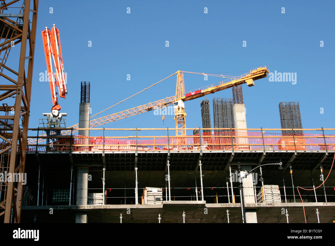 Construction of the W hotel in Hollywood, California Stock Photo - Alamy
