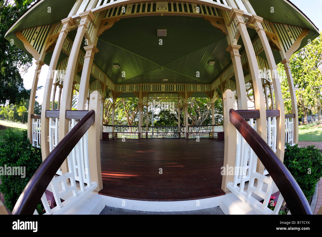 Pavilion rotunda hi-res stock photography and images - Alamy