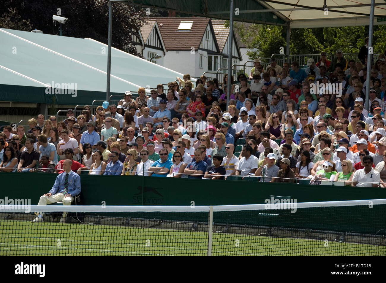 Wimbledon tennis spectators hi-res stock photography and images - Alamy