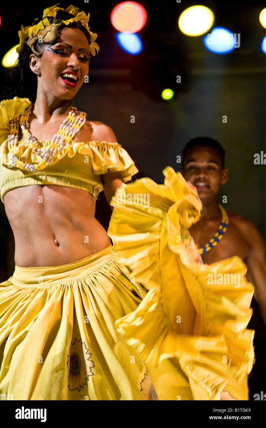 Rio samba show theatre hi-res stock photography and images - Alamy