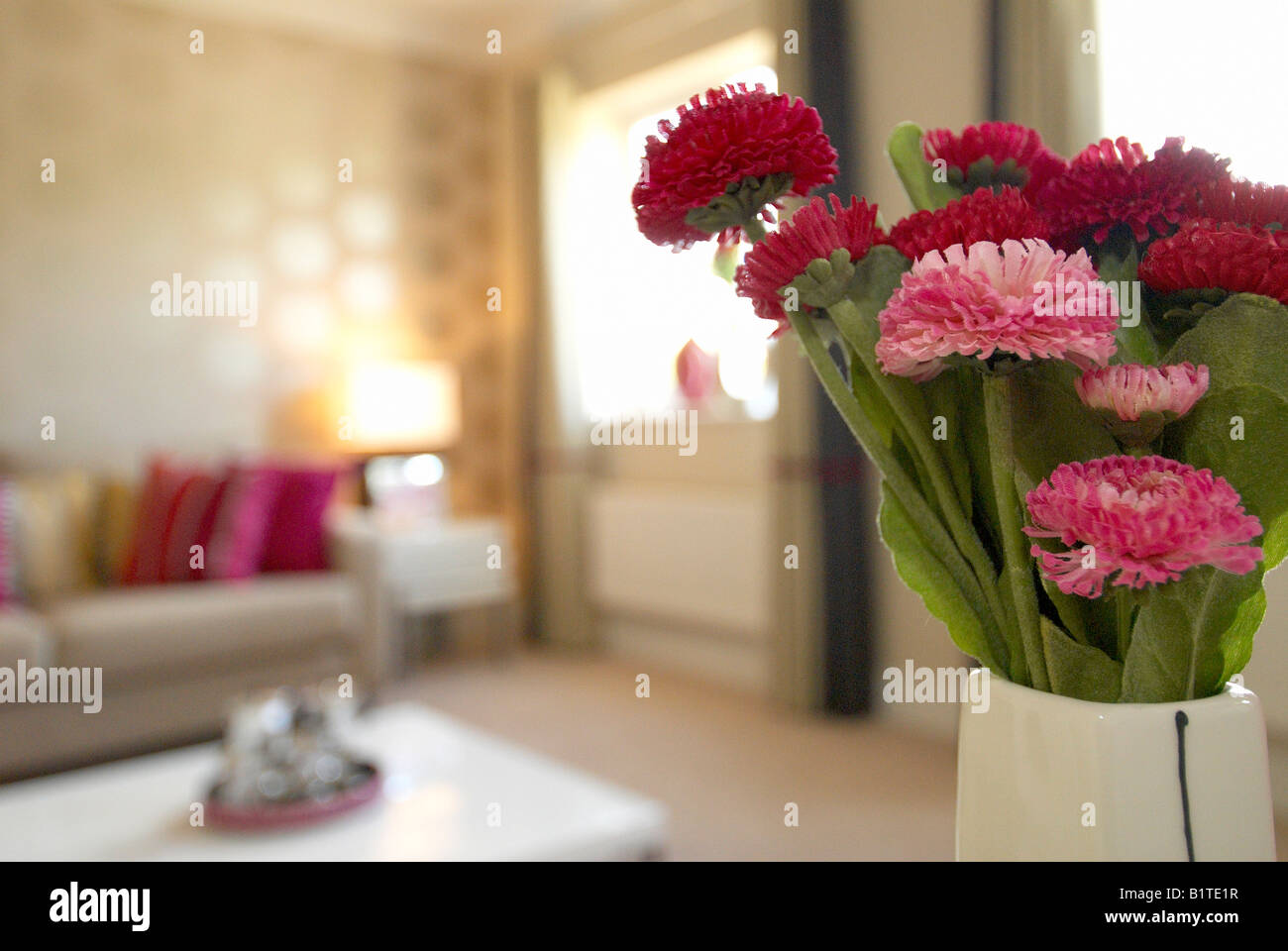 Red white relaxing lounge hi-res stock photography and images - Alamy