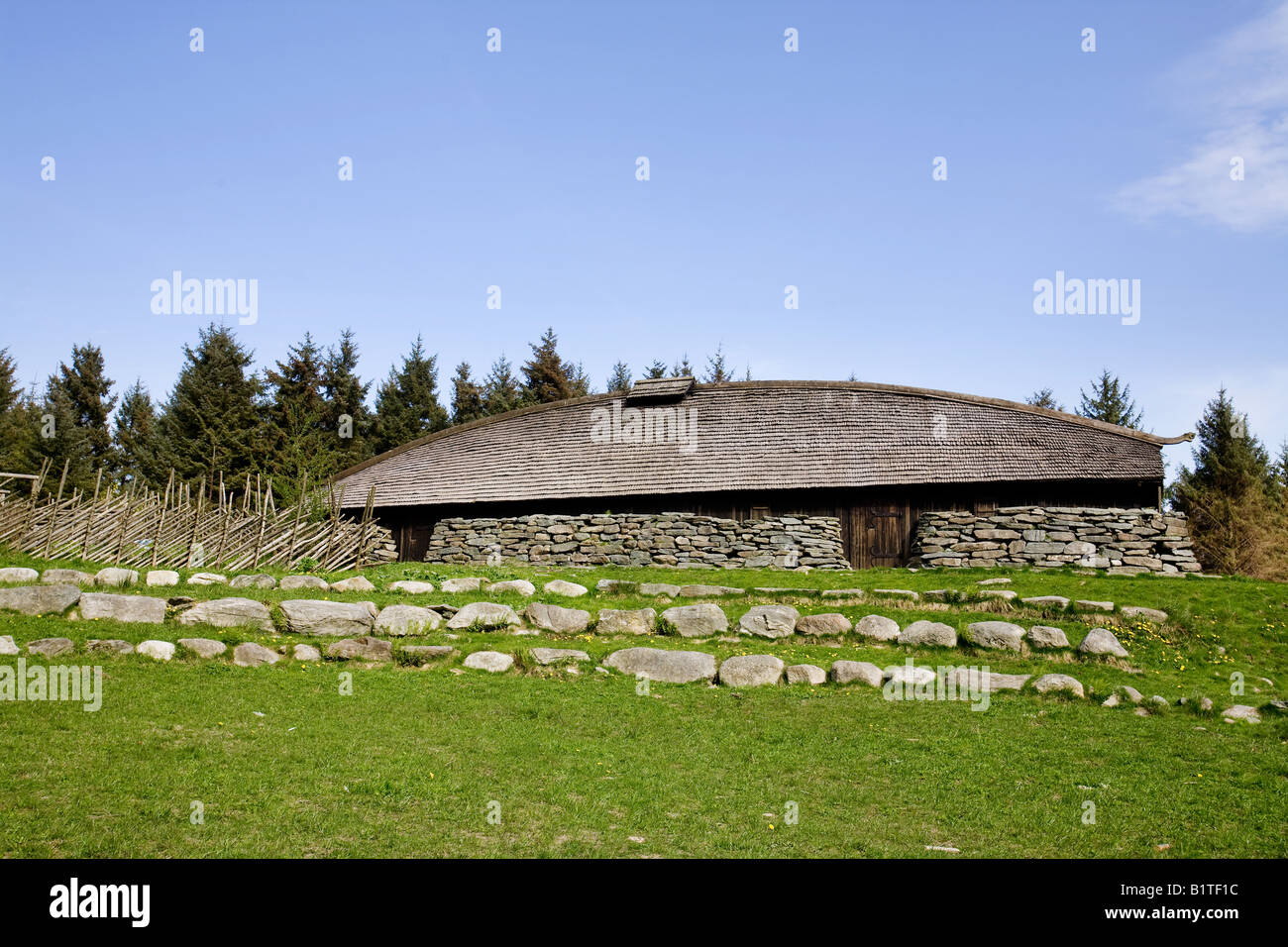Viking house hi-res stock photography and images - Alamy
