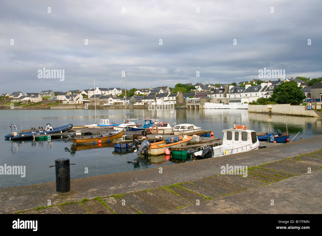 Islay harbour hi-res stock photography and images - Alamy