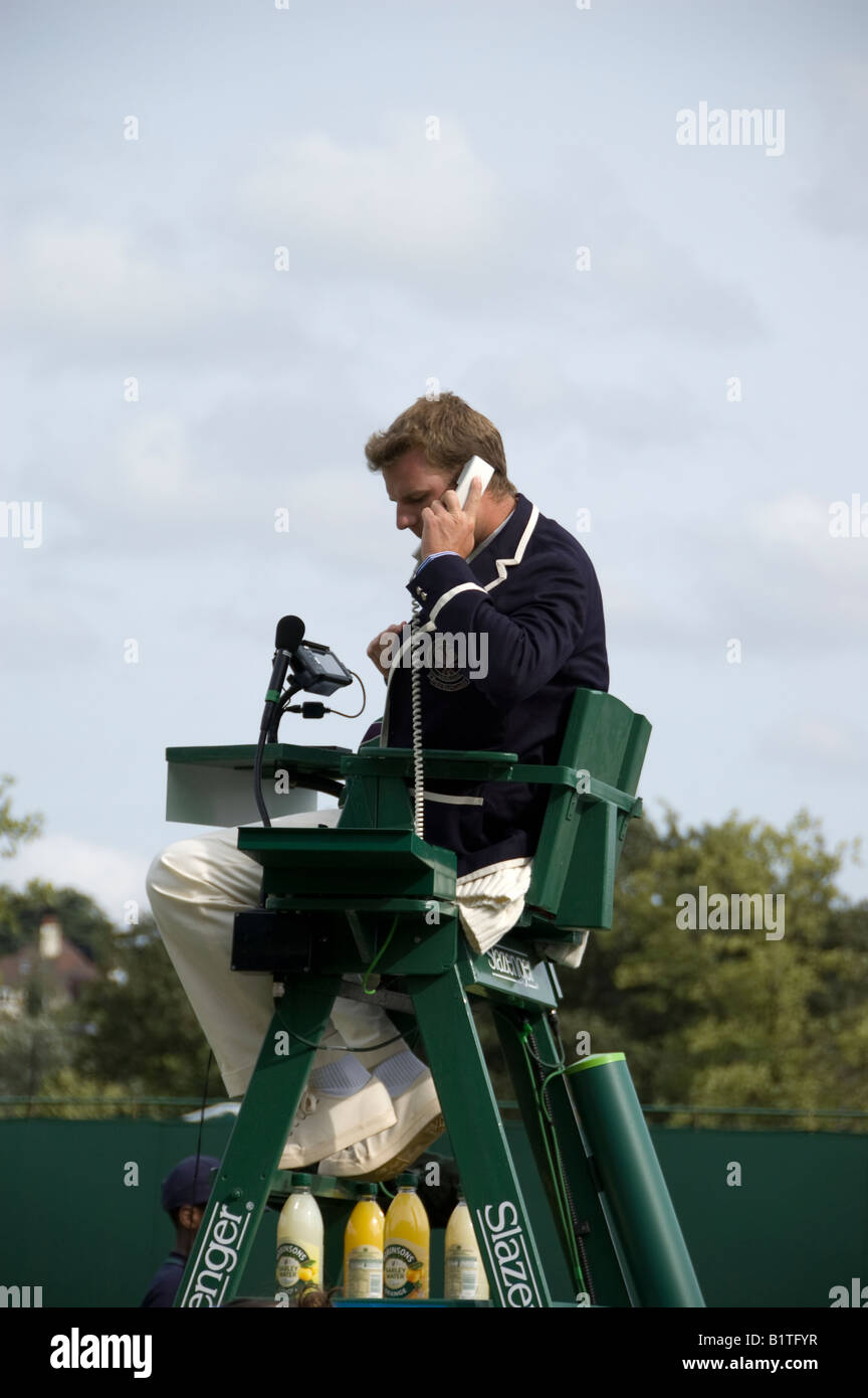 Tennis umpire chair hi-res stock photography and images - Alamy