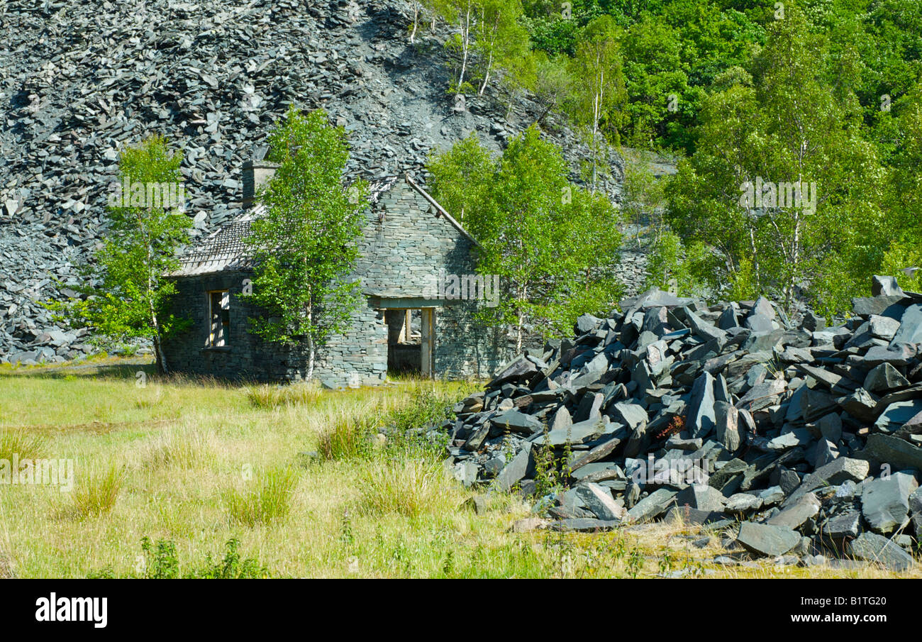 Old slate quarries hi-res stock photography and images - Alamy