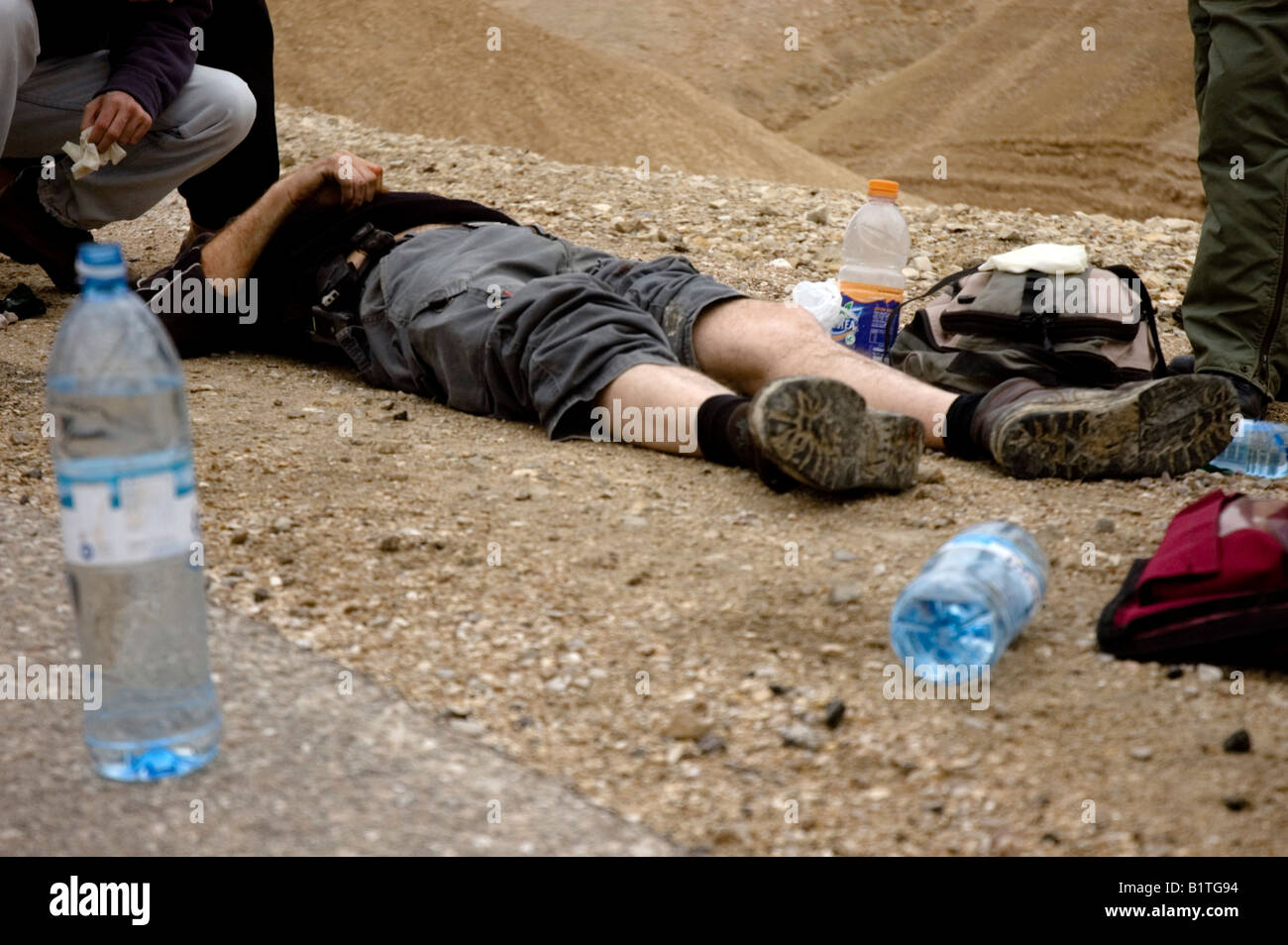Medical aid for a car accident victim hi-res stock photography and ...