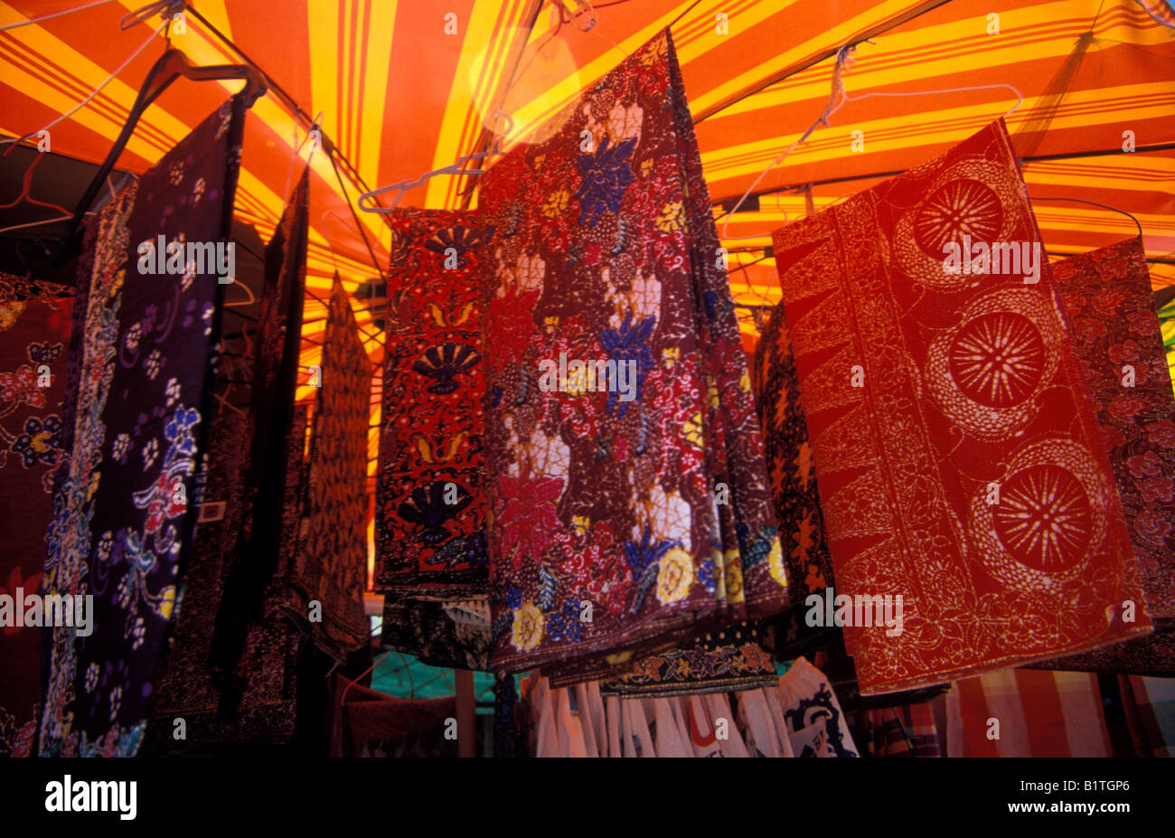 thailand Bangkok cloth stall at Wangwuian Yai station Stock Photo - Alamy