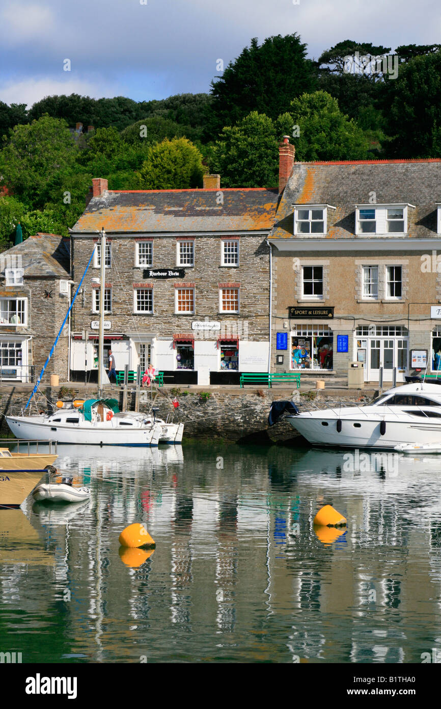Quayside boats hi-res stock photography and images - Alamy