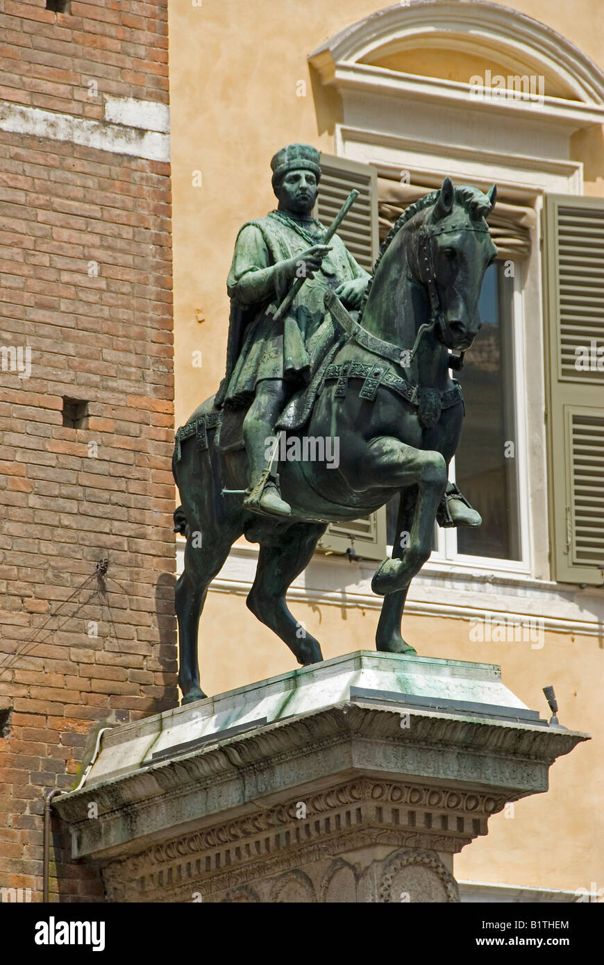 Municipal statue hi-res stock photography and images - Alamy