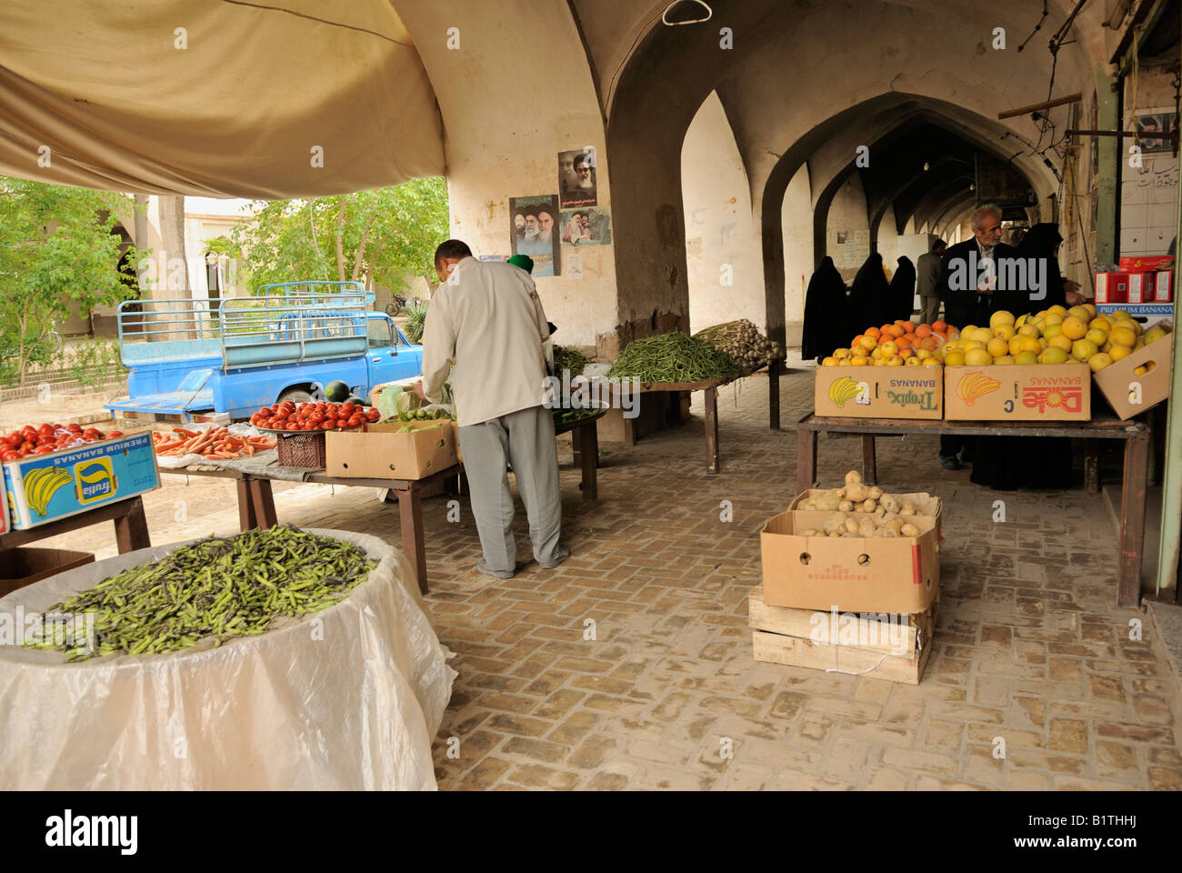 Iran market vegetables hi-res stock photography and images - Alamy