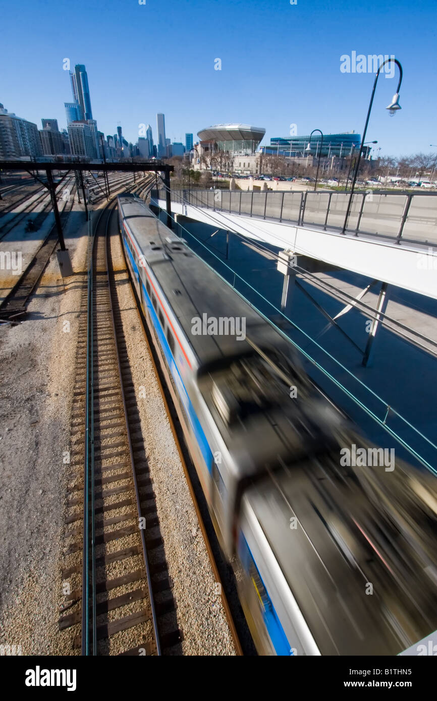 Chicago metra train hi-res stock photography and images - Alamy