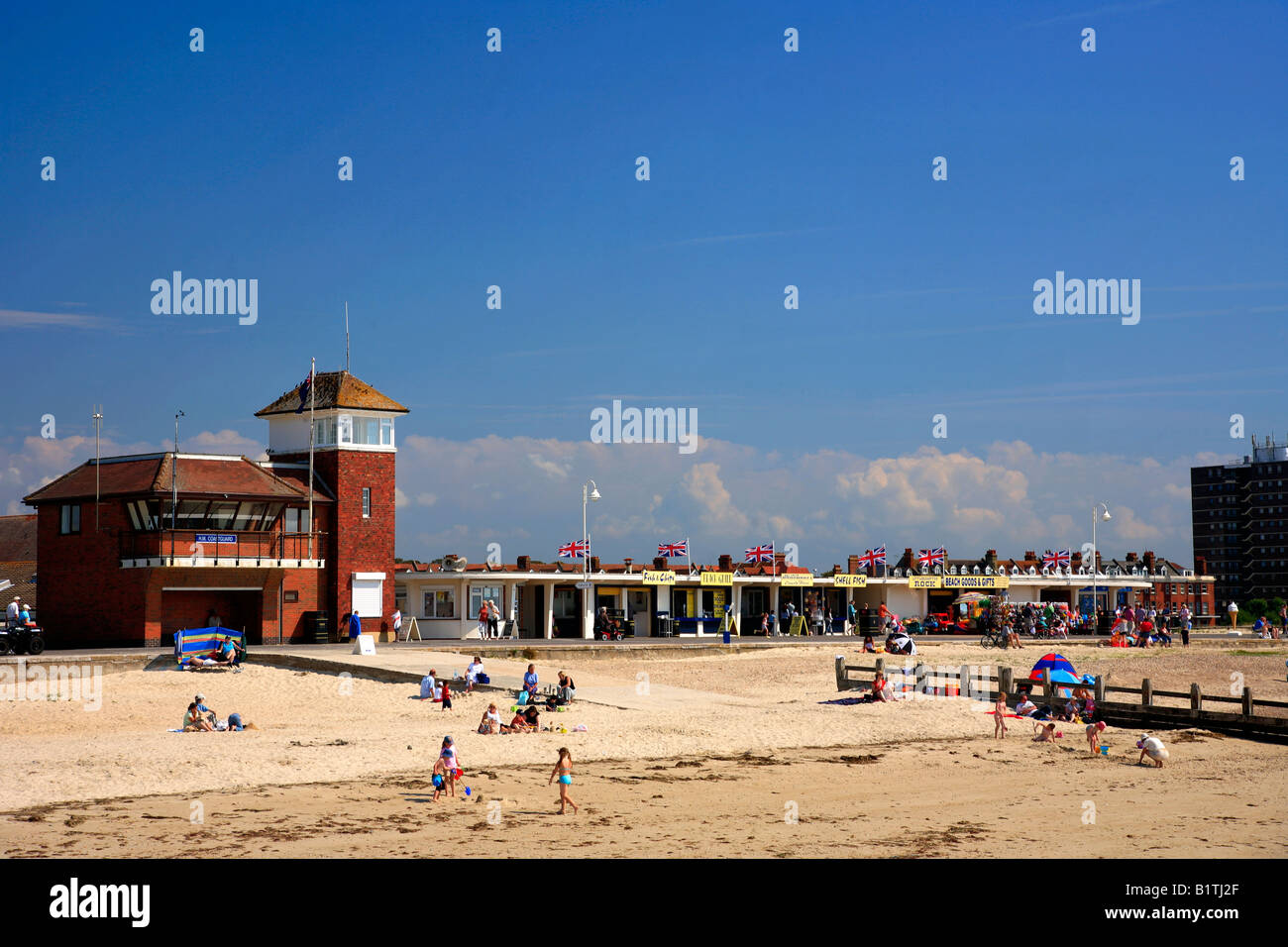 Littlehampton beach summer hi-res stock photography and images - Alamy